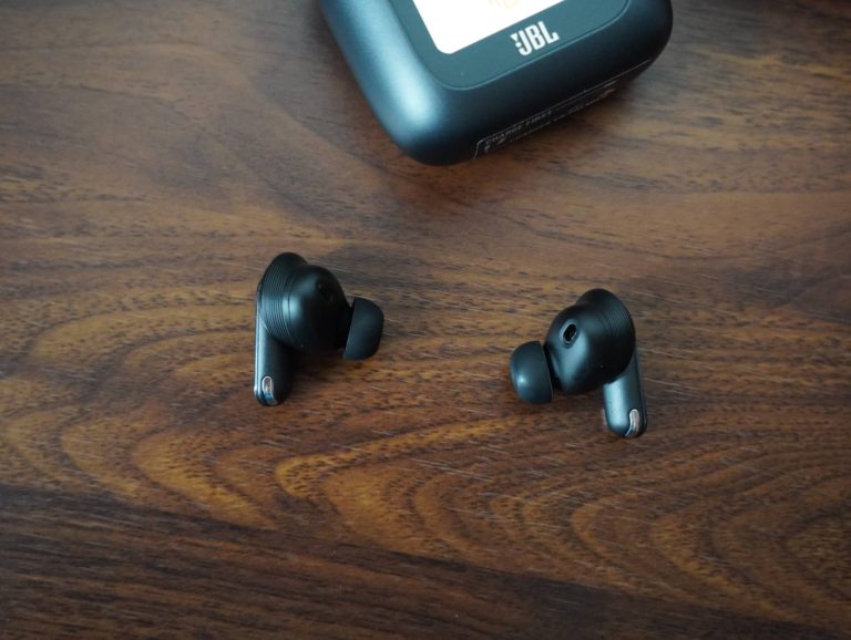 Review: JBL Tour PRO 2 True Wireless Earbuds with Touchscreen Case ...