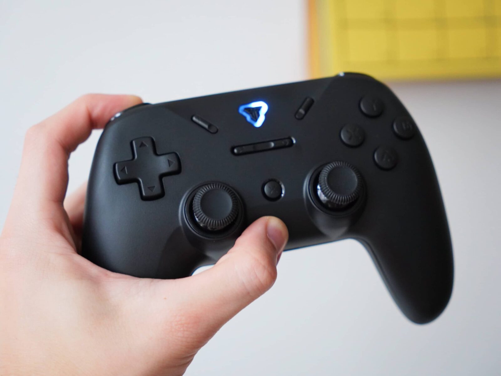 Review: Fantech Revolver III – Multi-Platform Wireless Controller ...